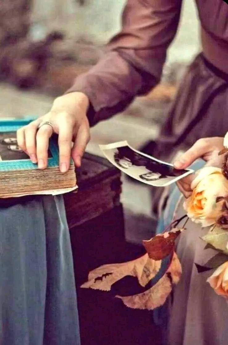 ŞİİRDEN ANLAYAN KADIN -FİGEN AKSOY - Kirpi Edebiyat ve Düşün Dergisi